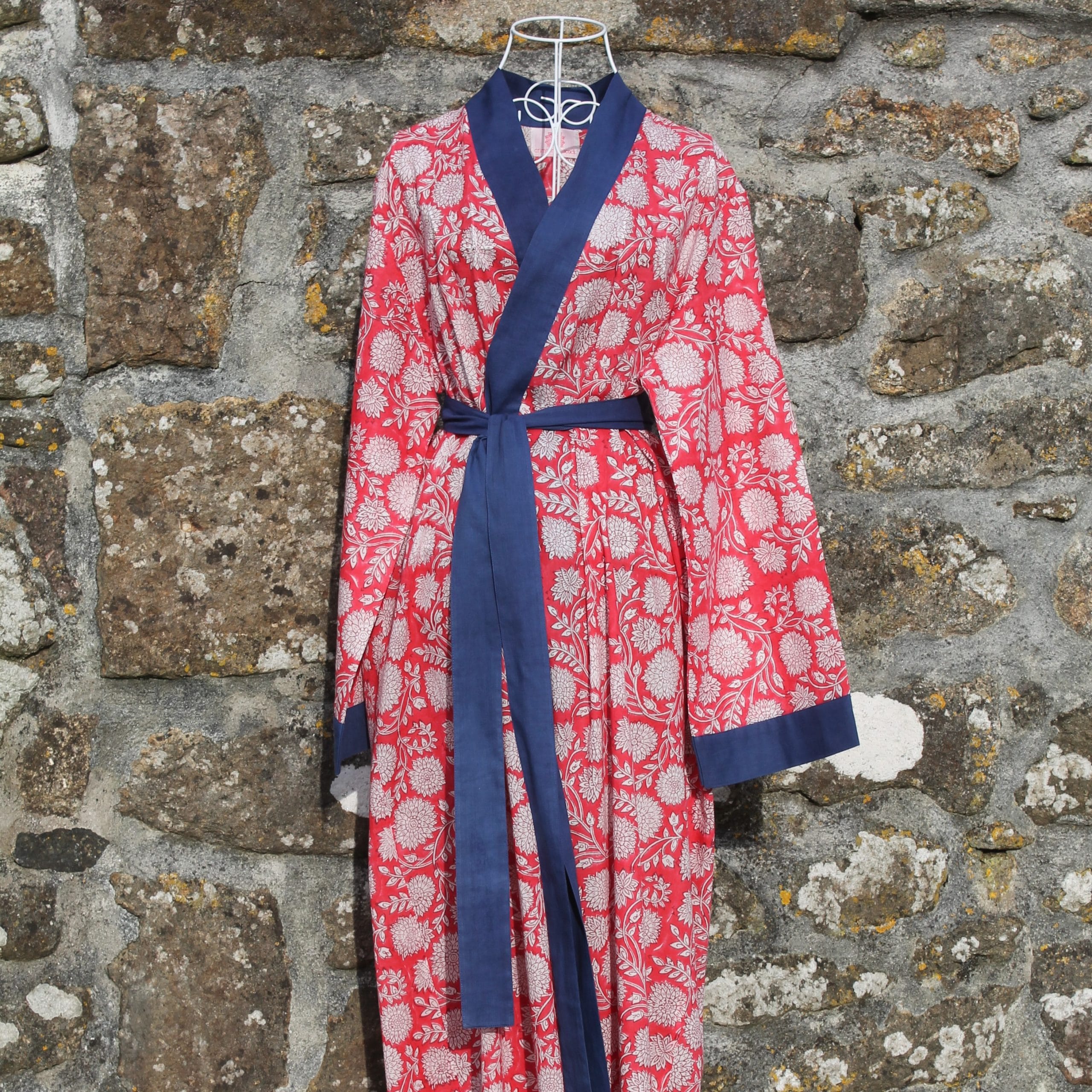 Crimson Garden Lamorna Robe – Crimson Peacock